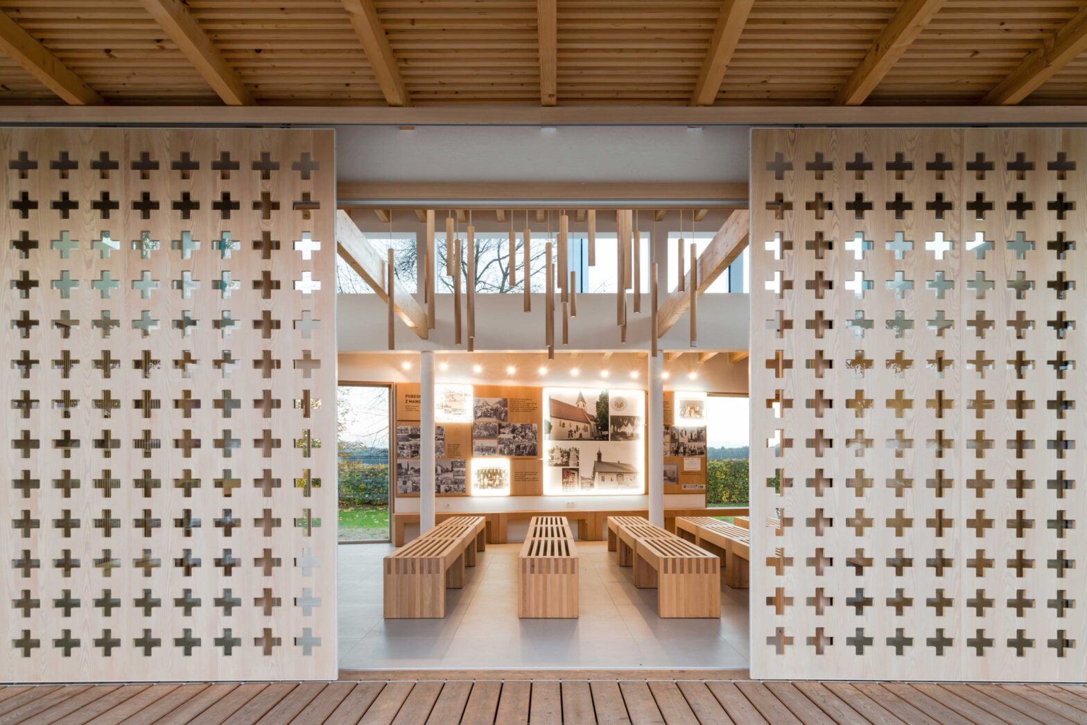 Davor Mateković / Proarh: Kamnita hiša - Outsider - revija, ki presega meje