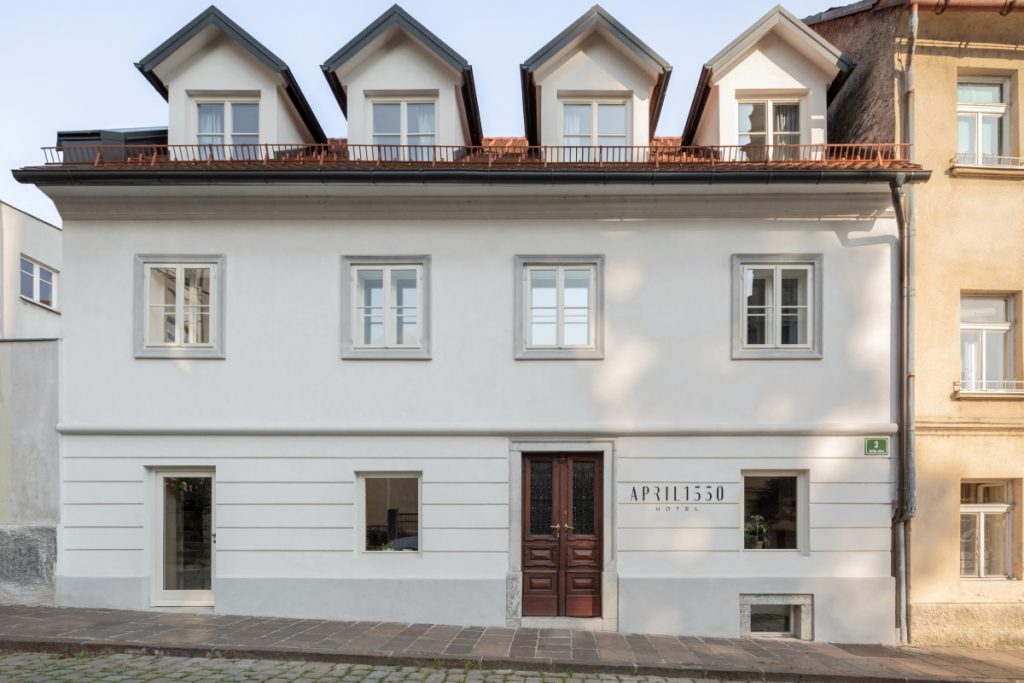P PLUS arhitekti in Tatjana Kerčmar: Hotel April1550 – Outsider ...